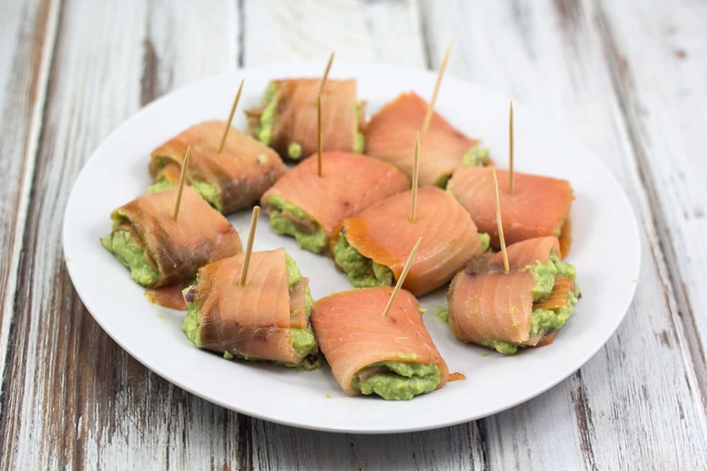 Røgede lakseruller med avokadocreme | Perfekt som tapas