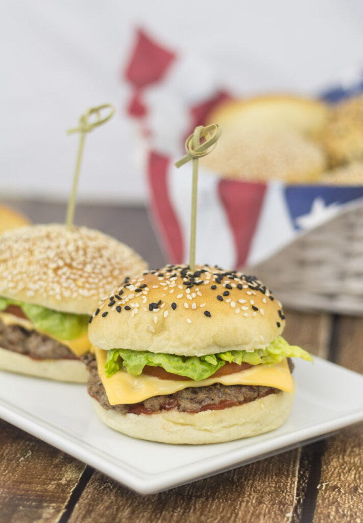 Sliders | Opskrift på mini burgers og forslag til forskelligt fyld