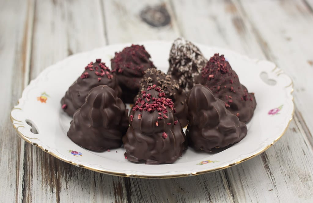 Flødeboller med nøddebund og mørk chokolade | Den lækreste opskrift!