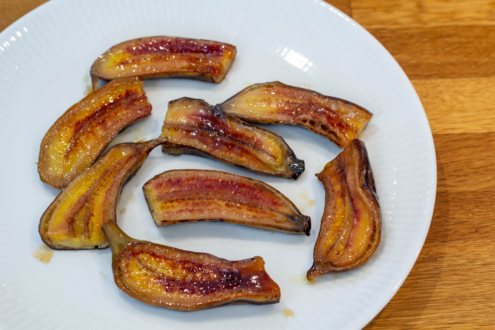Banankage med flamberede bananer og chokolade | Super lækker kage!