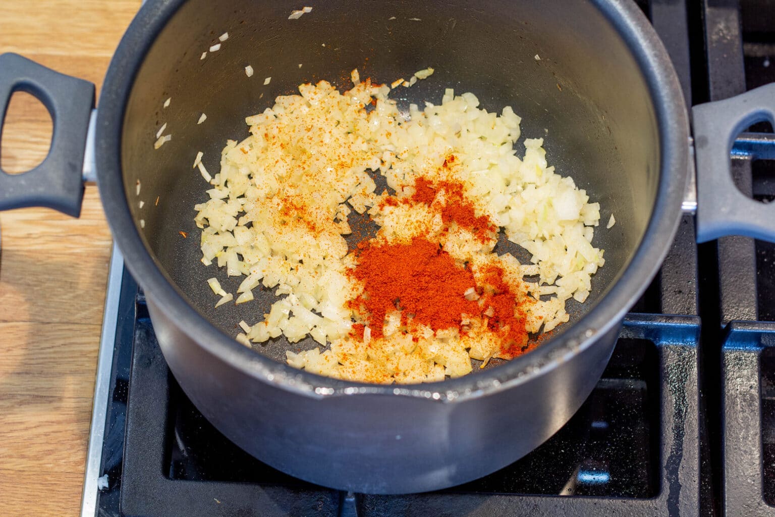 Gullash opskrift - den lækreste klassiske ungarske simreret