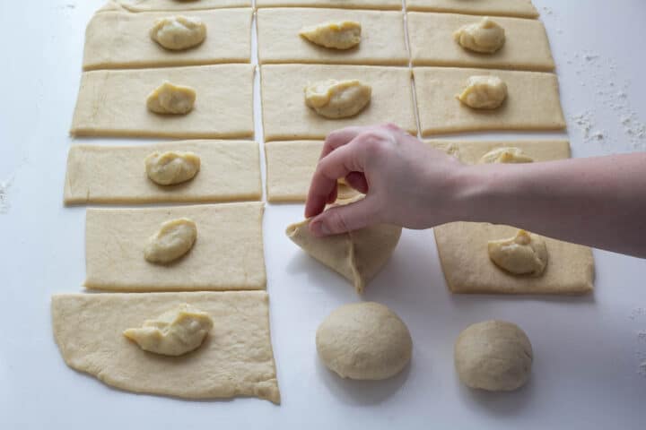 Fastelavnsboller med creme | Nem opskrift på fastelavnsboller