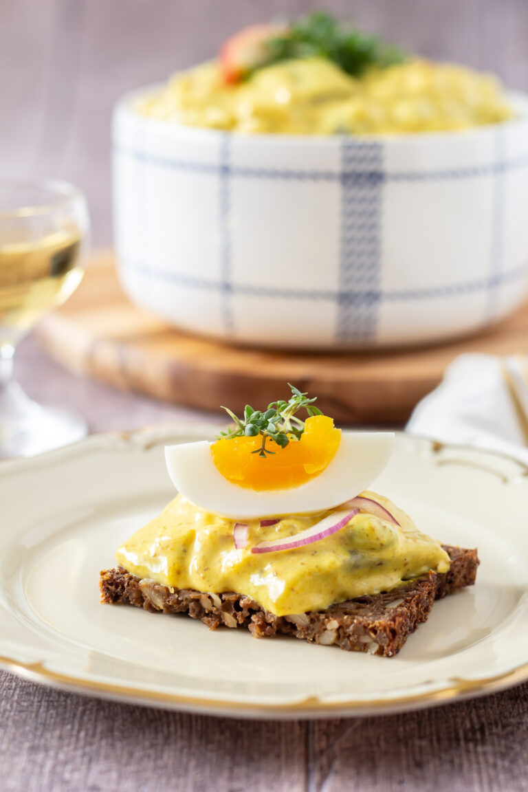 Karrysild opskrift - Hjemmelavet karrysild med æbler