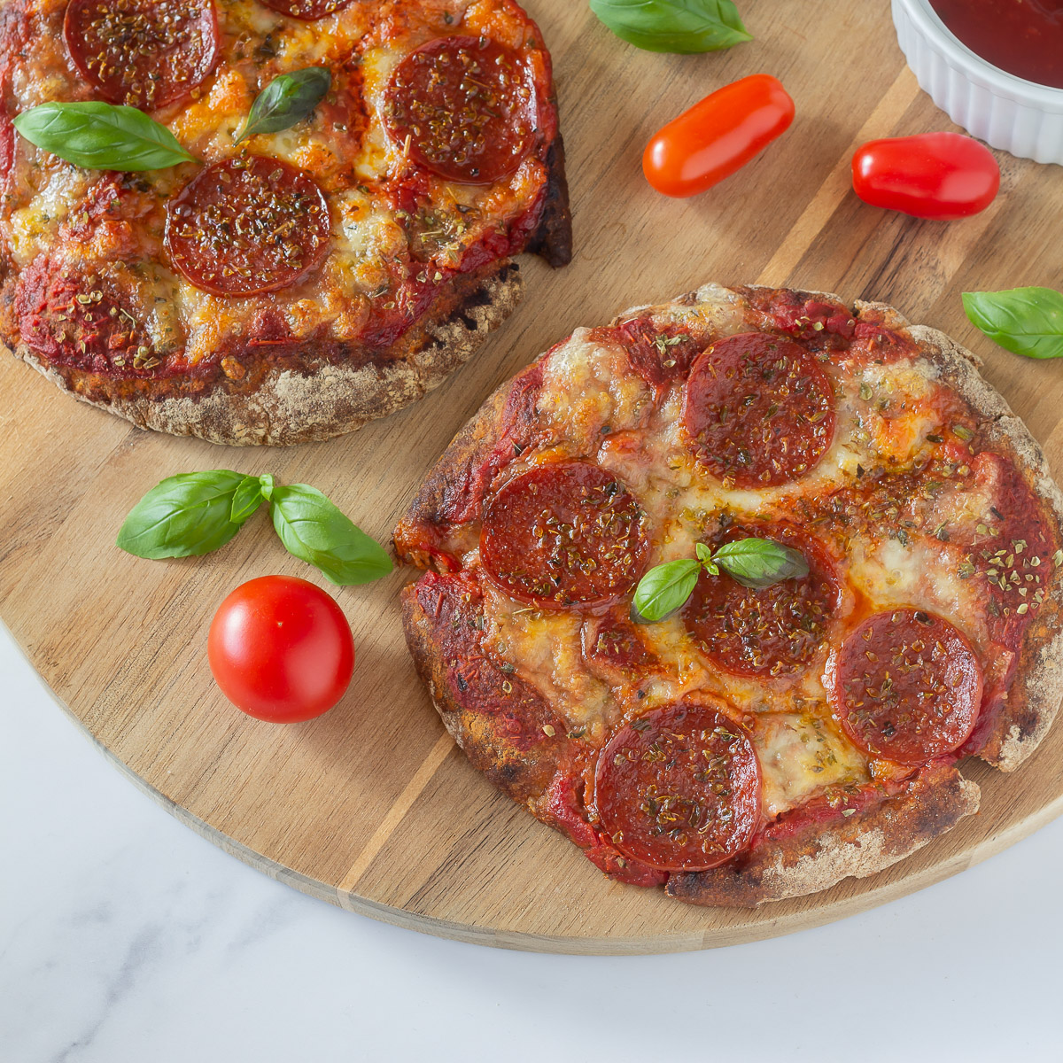 Pita pizza med pepperoni | Pizza på pitabrød