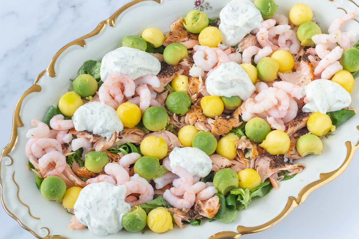 Sommer forret med varmrøget laks og rejer | Færdig på 20 minutter