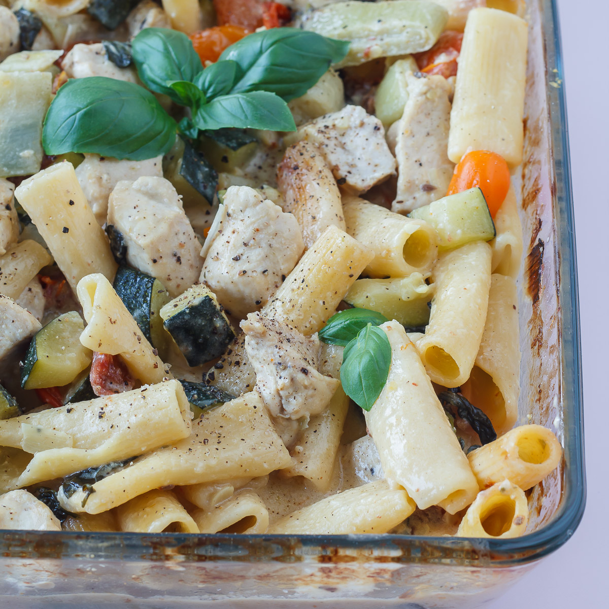 Pastafad med kylling - Pasta i ovn